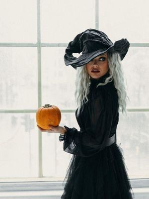 Halloween Zombie Makeup Tutorial: How To Achieve The Scariest Look In 2022