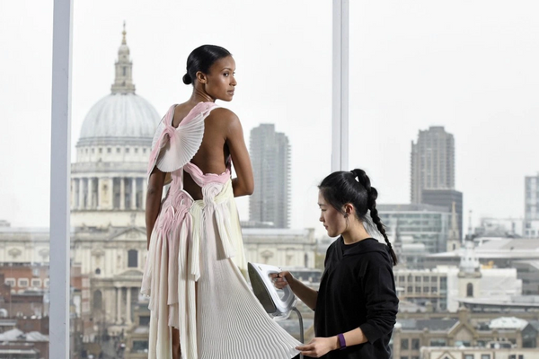 Fashion And Why It's More Important Than Ever As A Mirror to Individual ...